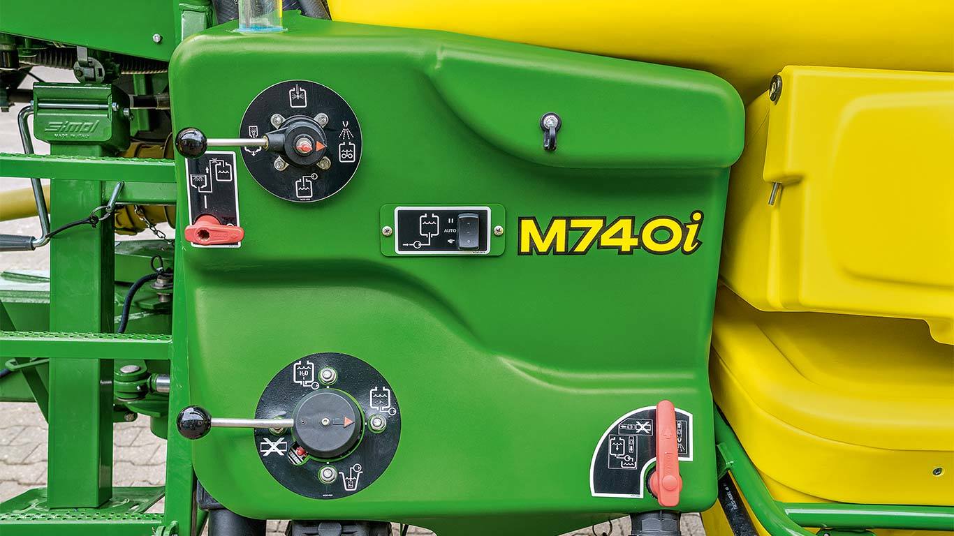 M740(i) | M700/M700i-sarjan hinattava ruiskutuslaite | John Deere FI